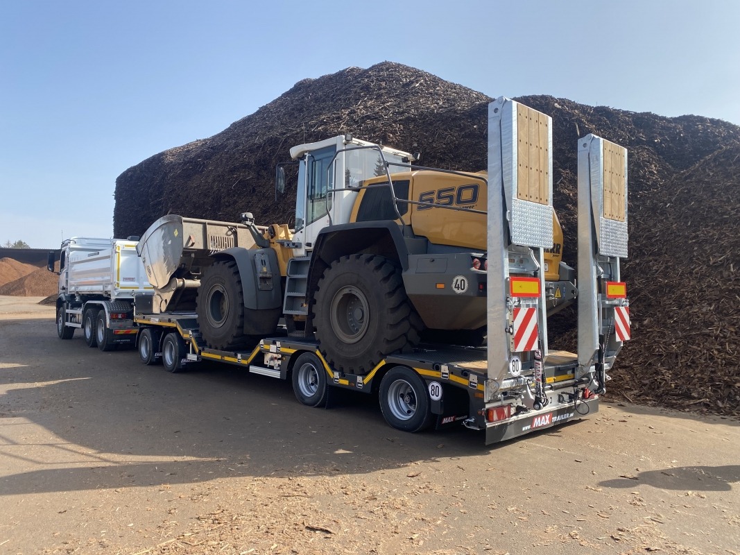 MAX600 turntable trailer with 3 to 4 axles