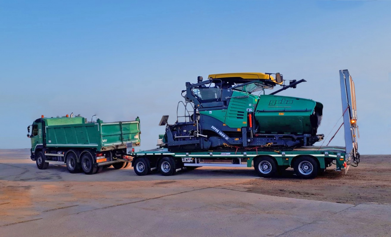 MAX600 turntable trailer with 3 to 4 axles